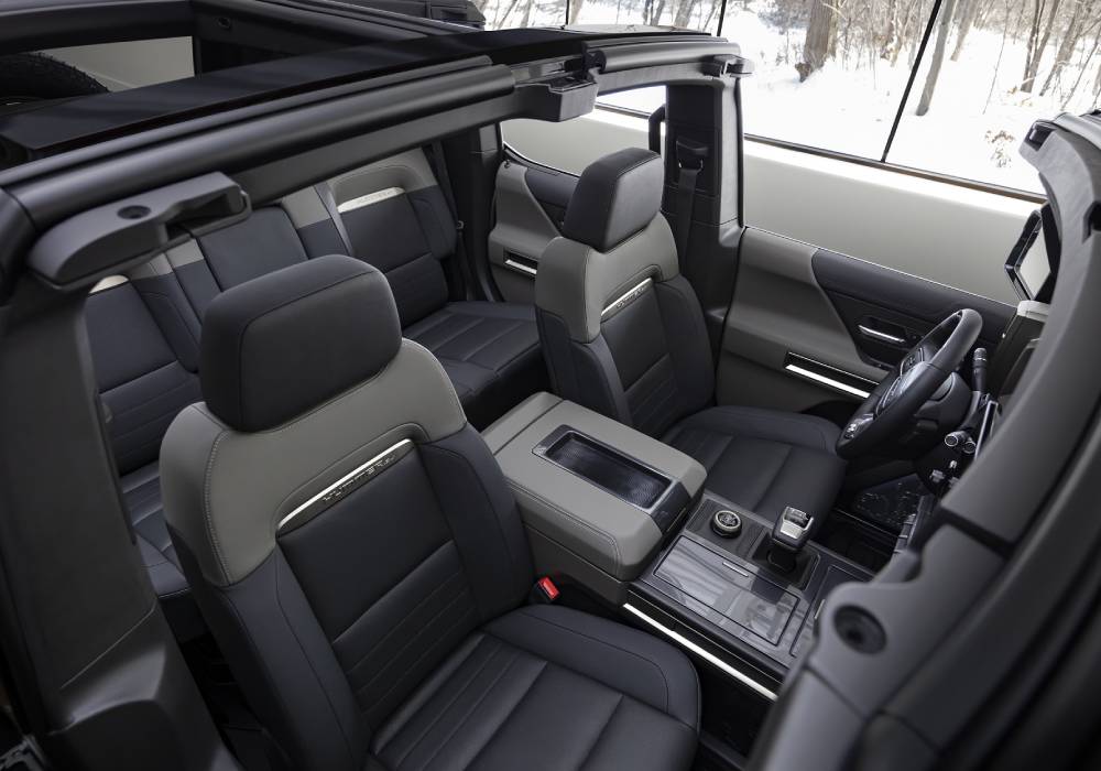 StriveME - جي إم سي هامر EV SUV توفر باقة بارزة من التقنيات الوظيفية الهادفة